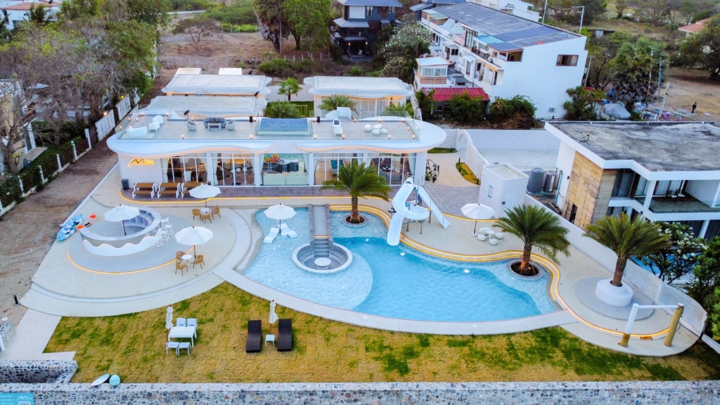 Mira Beachfront - Chillout Pool Villa